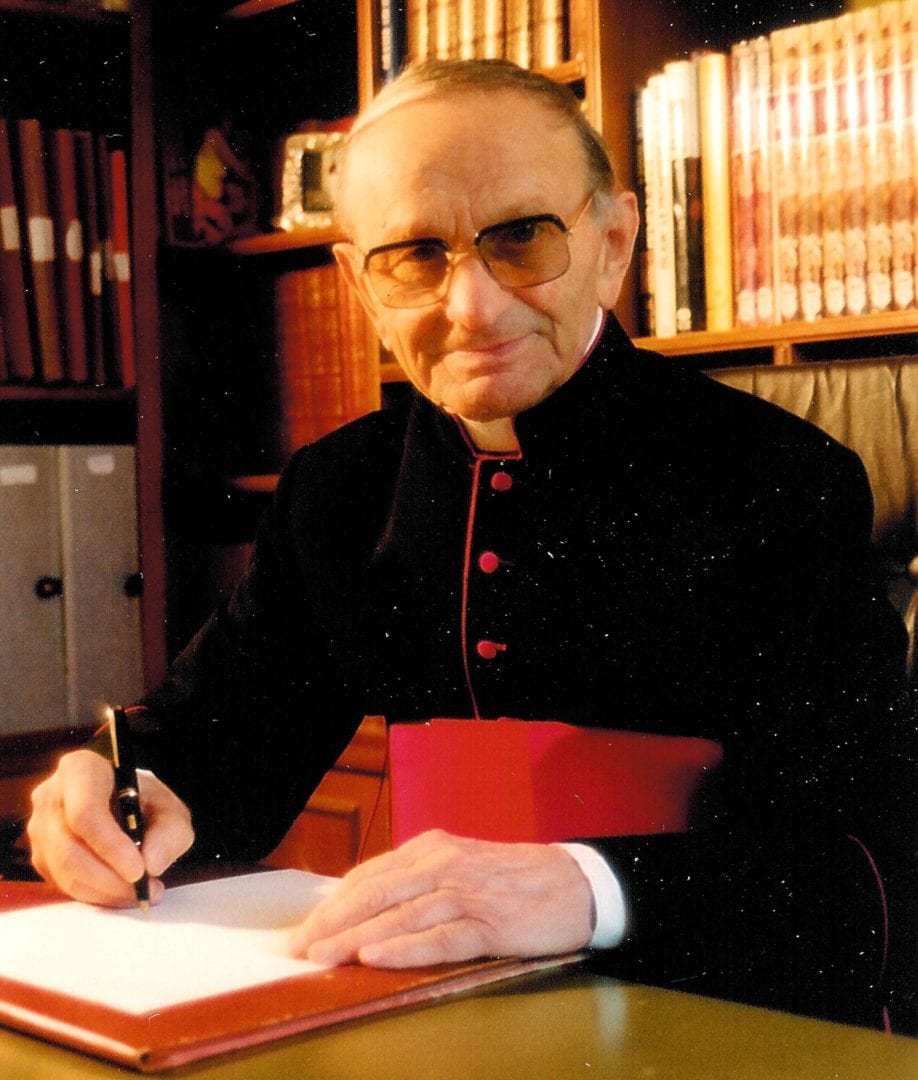 La piazza della chiesa intitolata a don Angelo Bassi